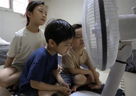 선풍기 한 대로” 저소득층 아이들의 악몽 같은 여름｜신동아