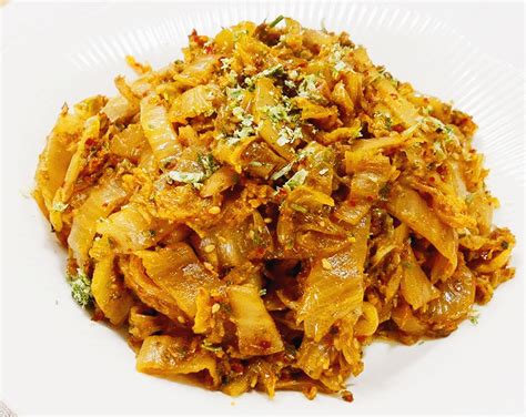 묵은지 볶음 집에 있는 김치로 집반찬 뚝딱~