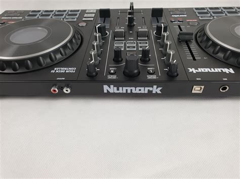 Test: Numark Mixtrack Platinum FX DJ-Controller - AMAZONA.de