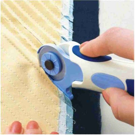 Clover Slashchenille Cutter For Curved Or Straight Cutting Little