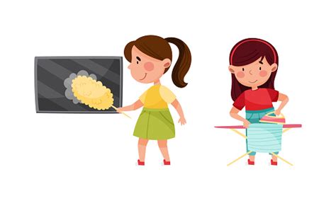 여자 다림질 옷과 깃털 더스터를 사용하여 Tv 화면을 청소 집안일 가정 집안일 만화 벡터 일러스트로 부모를 돕는 아이들 가사