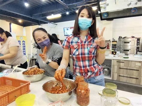 手做韓式泡菜kimchi，移民署邀請新住民體驗多元文化 奧丁丁新聞 Owlnews