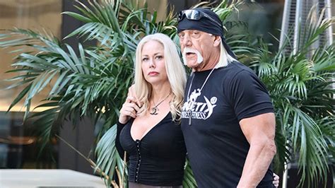 Sky Daily Things To Know About Hulk Hogans Sexy Blonde Wife Reportwire