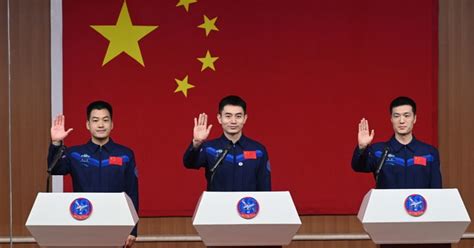 中 내일 유인우주선 선저우 18호 발사