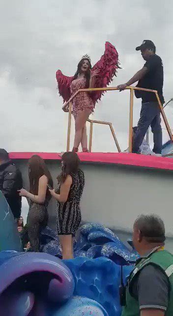 Revista Cultura Pop On Twitter Karely Ruiz Fue Recibida A Huevazos En