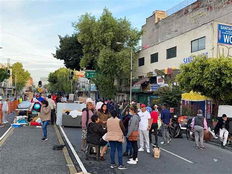 Desalojan A Decenas De Familias De Edificio En Zona De La Merced