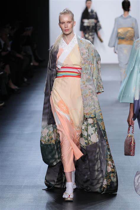 [動画] ステキ、ついに実現！着物をニューヨークコレクションのランウェイで出展！ ファッション 着物・和服 Japaaan