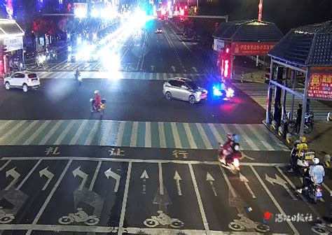 廉江一孕妇临盆在即多得他们紧急护航6分钟抵达医院 铁骑 城区 小车