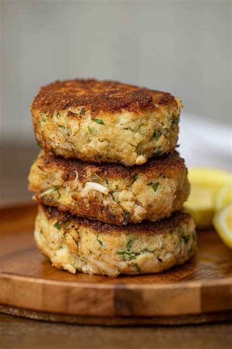Easy Crab Cakes Recipe Recipe Recipes Crab Cakes Easy Crab Dishes Hot