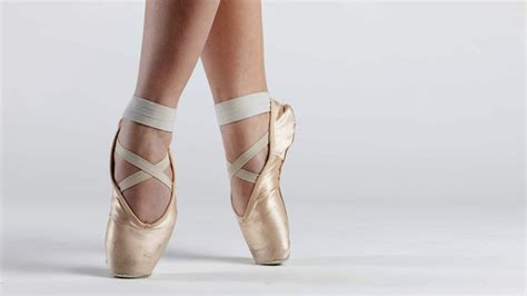 How To Dance Ballet Free Video Lessons Howcast