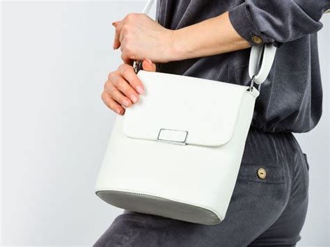 Stylish Sling Bags For Women To Go With Any Outfit At Any Event