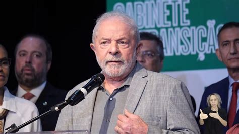 Lula tem tarefa assustadora à frente diz Economist Política Valor Econômico