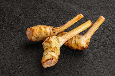 خولنجان چیست؟ خواص خولنجان و طریقه مصرف آن بلاگ اسنپ فود