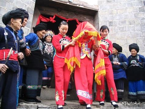 低头接媳妇 抬头嫁姑娘土家族风俗礼仪 大西北网