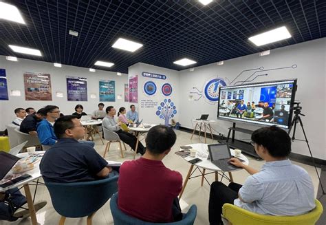 “仿生智能计算架构与芯片实现” 计算机学院举办第22期学术沙龙活动 计算机学院
