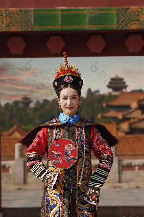 美女皇宫清朝表演图片 包图网企业站
