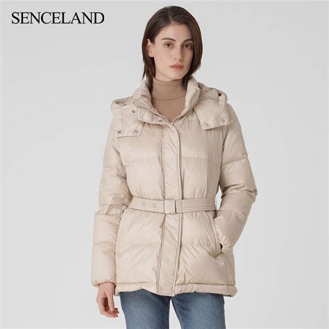 Sanceland三石一澜短款收腰羽绒服面包鹅绒服sf48102071 武商网羽绒服sanceland三石一澜短款收腰羽绒服面包鹅绒服