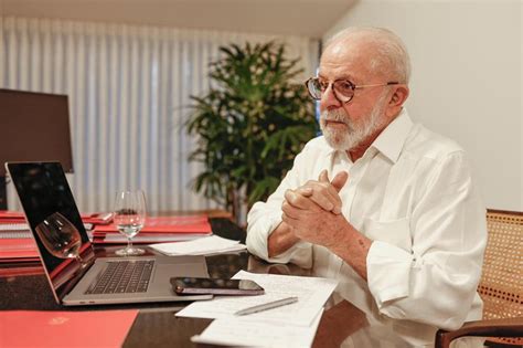 Lula Aparece Em Foto Pela 1ª Vez Após Cirurgia No Quadril E Nas