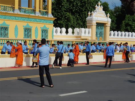 ស ស យ ក ប្រារព្ធព្រះរាជពិធីចម្រើនព្រះជន្ម សម្តេចព្រះមហាក្សត្រី នរោត្តម