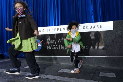 Nasas Dc Headquarters Now Dedicated To ‘hidden Figures Scientist Mary