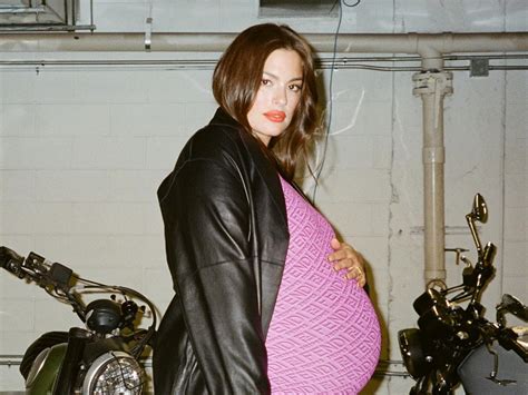 Γέννησε η Ashley Graham Το Plus Size μοντέλο έφερε στον κόσμο δίδυμα