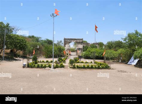 2 April 2023 Bhadurgad Dharmaveer Gad Ruins Of Bahadur Khan S