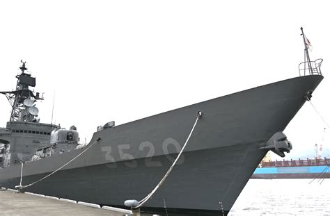 海上自衛隊 呉地方総監部【公式】 練習艦｢かしま｣の逸話 2000年の遠洋練習航海の際､ﾆｭｰﾖｰｸ港内で｢ｸｲｰﾝ・ｴﾘｻﾞﾍﾞｽⅡ世