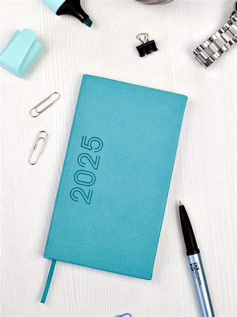 Еженедельник датированный 2025 Escalada 85х145мм 64л в твёрдом переплёте из экокожи с закладкой