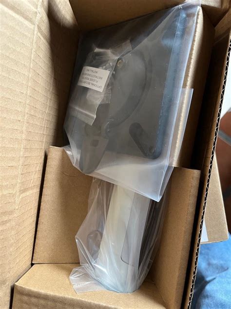 CBS Flo Dynamic Monitor Arm Computers Tech Parts Accessories Monitor Screens On Carousell