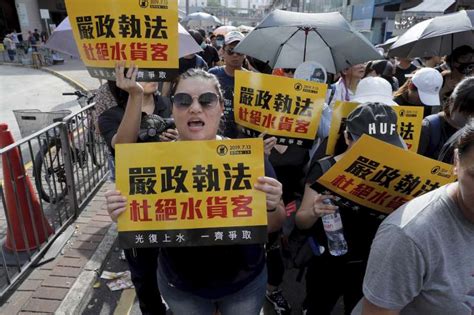 沒有真普選、中國水貨客亂象、年輕世代被忽視香港民眾積怨大爆發 反送中浪潮遍地開花 風傳媒