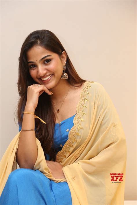Actress Pranavi Manukonda Glam Stills From Slum Dog Husband Movie