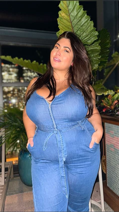 Latina Curves