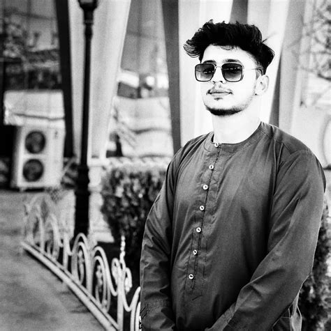 تذکره هم ندارم پیج را لطفا فالو کنید Afghanstars25 Mobin Sana