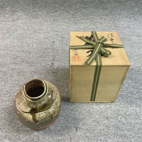 【未使用に近い】a391 高橋 春斎 信楽焼 掛 花入 桐箱付 箱書き 信楽 花器 花瓶 一輪挿し 陶器 陶芸 伝統工芸 の落札情報詳細