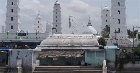 மொட்டை அடிப்பதில் முறைகேடா நாகூர் தர்காமீது அதிர்ச்சி புகார்