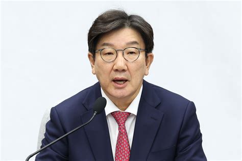 與 부정선거론 동의 안 해” 선 긋기 尹 측 주장엔 ‘난감