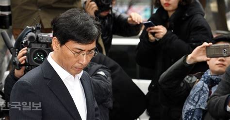 안희정 영장심사 불출석하자 법원 28일 나오라