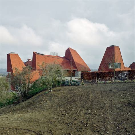 Bumpers Oast Is A Modern Version Of A Kent Oast House By Acme