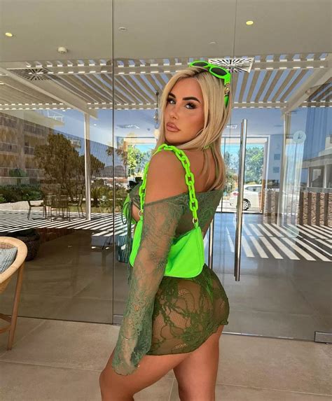 Love Islands Ellie Brown Wows Fans In Minuscule Bikini As She Covers