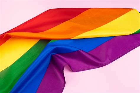 Bandera Lgbt En Tela Foto Gratis
