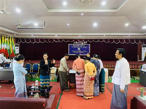 ဟင်္သာတတက္ကသိုလ်တွင် မြန်မာအီလက်ထရောနစ်မဲပေးစက် Mevm အကြောင်း အသိပညာပေးခြင်းနှင့် လက်တွေ့ စမ