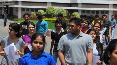 JEE Main 2022 Looking To Enter IITs Exam May Be Highly Competitive Competitive Exams