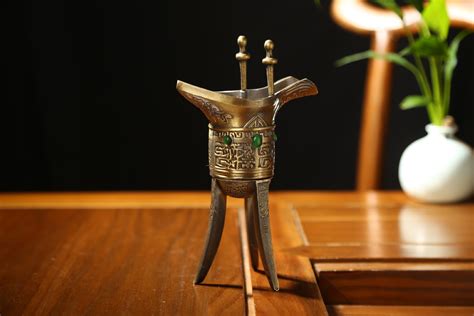 仿古合金爵杯三角酒杯酒具乾隆杯父辛爵家居装饰品酒樽道具批发 阿里巴巴