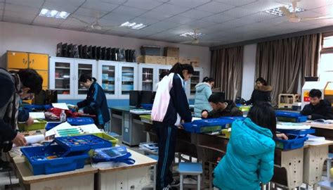 第一第一第一，首届杭州市通用技术电子控制技术竞赛中，杭高学子钟情第一！