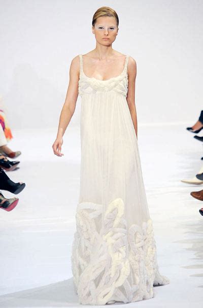 Elie Saab Show At Paris Fashion Week Geniusbeauty