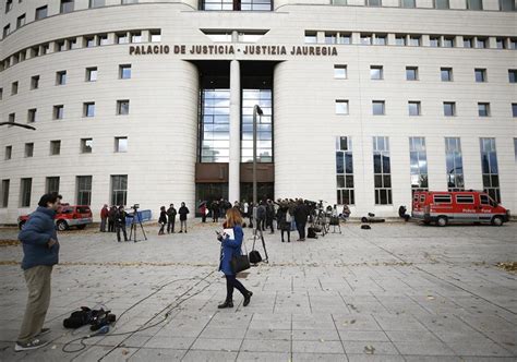 Juicio A La Manada El Tribunal Que Juzga A La Manada Incorpora A La