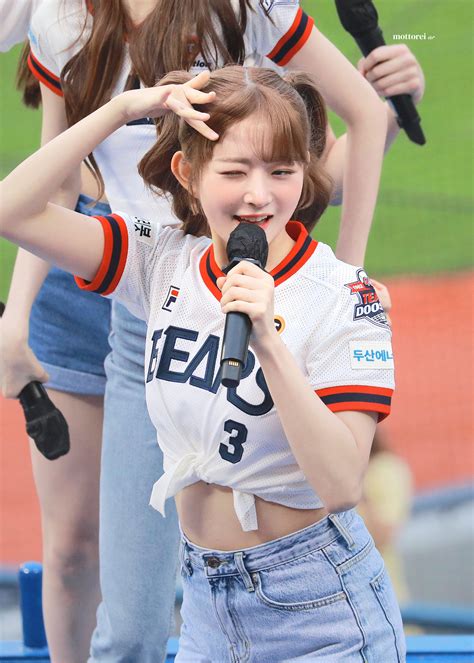 조회수 100만뷰 넘긴 아이브 레이 행사 직캠 스퀘어 카테고리