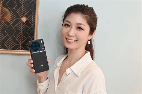 Vivo情人節大放送：手機、耳機特惠齊上，情意倍增！ 束褲3c團