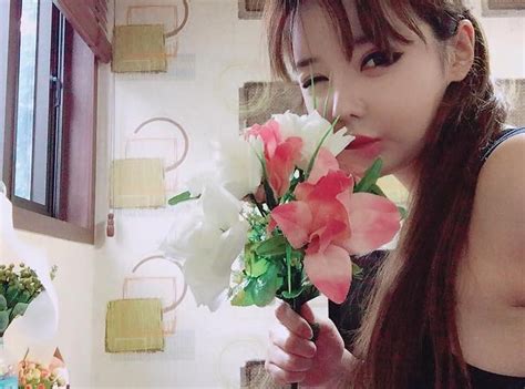 Fan Không Biết Nên Vui Hay Buồn Sau Khi Nghe Tin Thời Gian Phát Hành