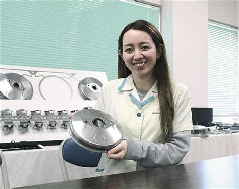 奮闘の日々 20代のフレッシュパーソン 浅賀井製作所 業務部営業課 富田早貴（とみた・さき）さん 公式インスタグラムで魅力を発信 中経